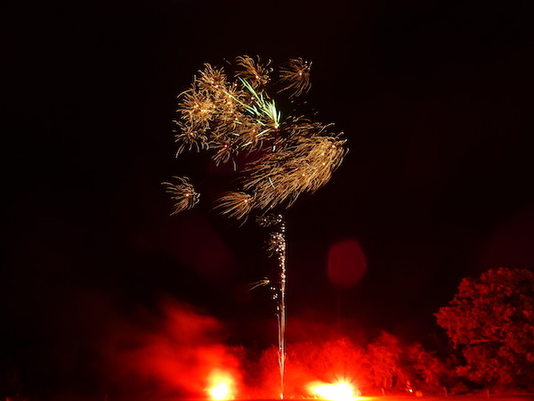 In Pictures: Willaston White Star Football Club bonfire and fireworks ...