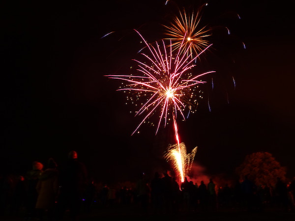 In Pictures: Willaston White Star Football Club bonfire and fireworks ...